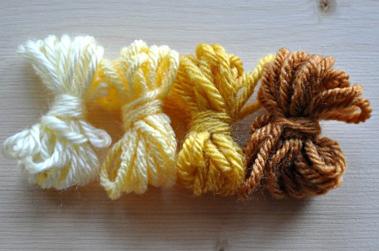 Combining Yarn Colors Tutorial | Sincerely pam