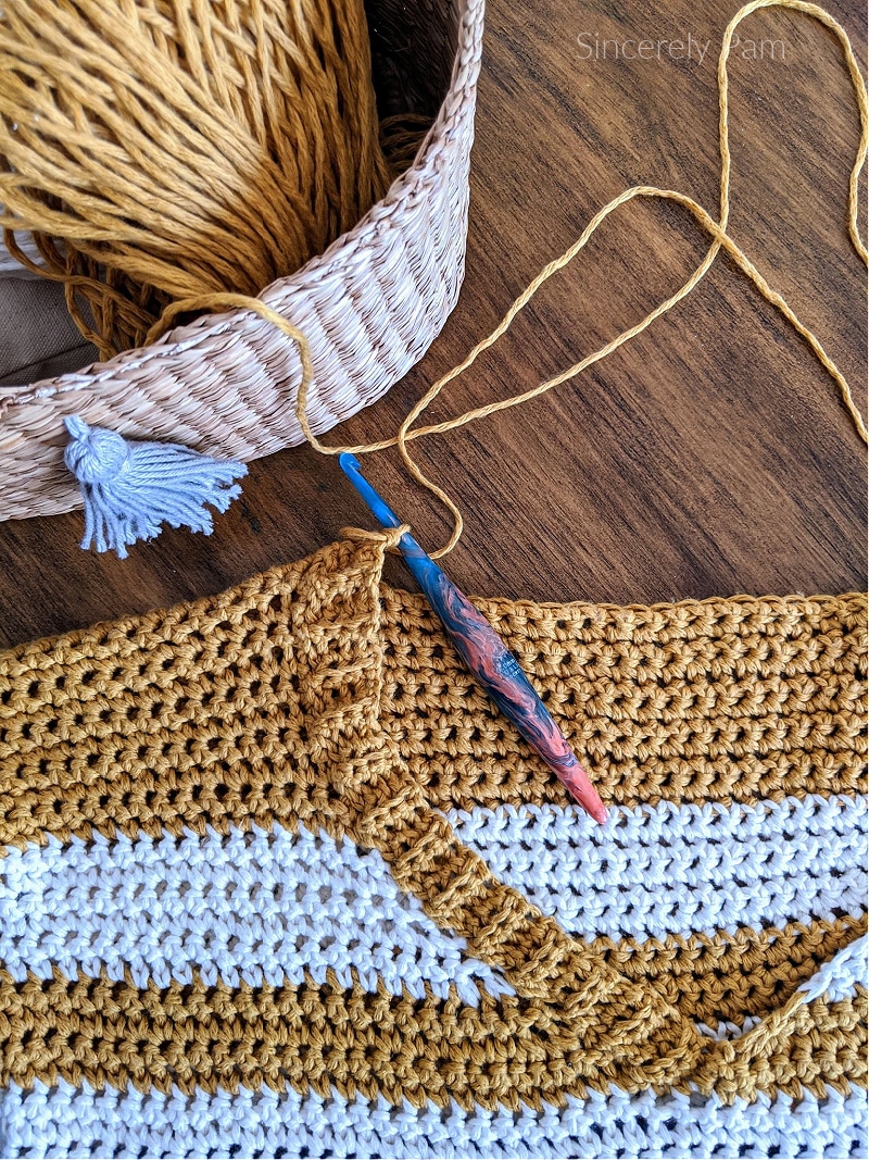 Beach Day Pullover Crochet Pattern | Sincerely pam